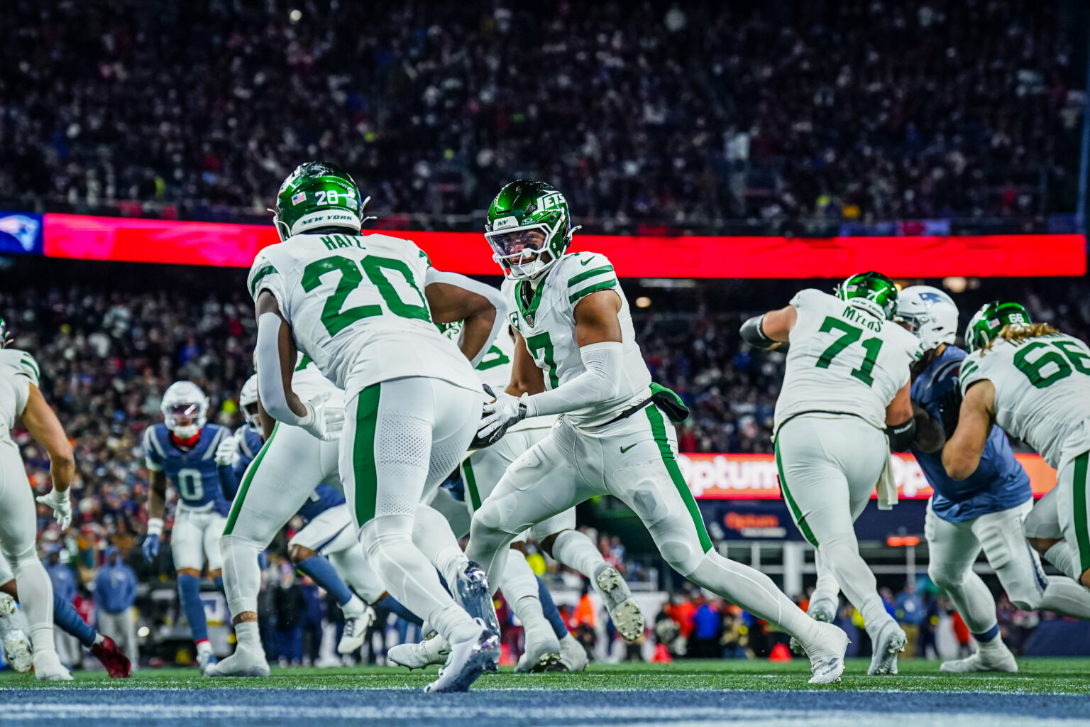8 NFL Quarterbacks That Hit The Hot Seat Heading Into 2026 - Football ...
